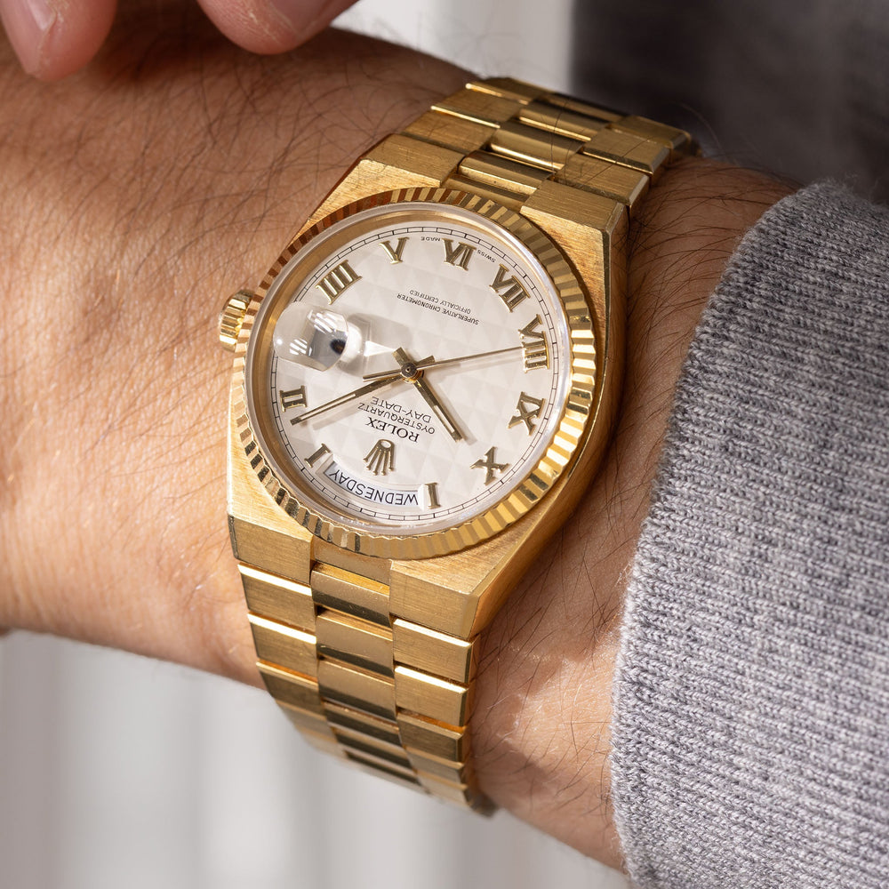 Rolex Day-Date Oysterquartz White "Pyramid Dial" in 18k Yellow Gold Re