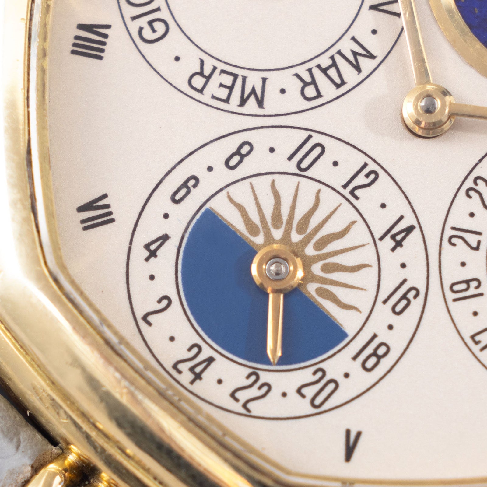Gerald Genta “Succes“ Day Date Moon-Phase Cream Dial in 18 k yellow go