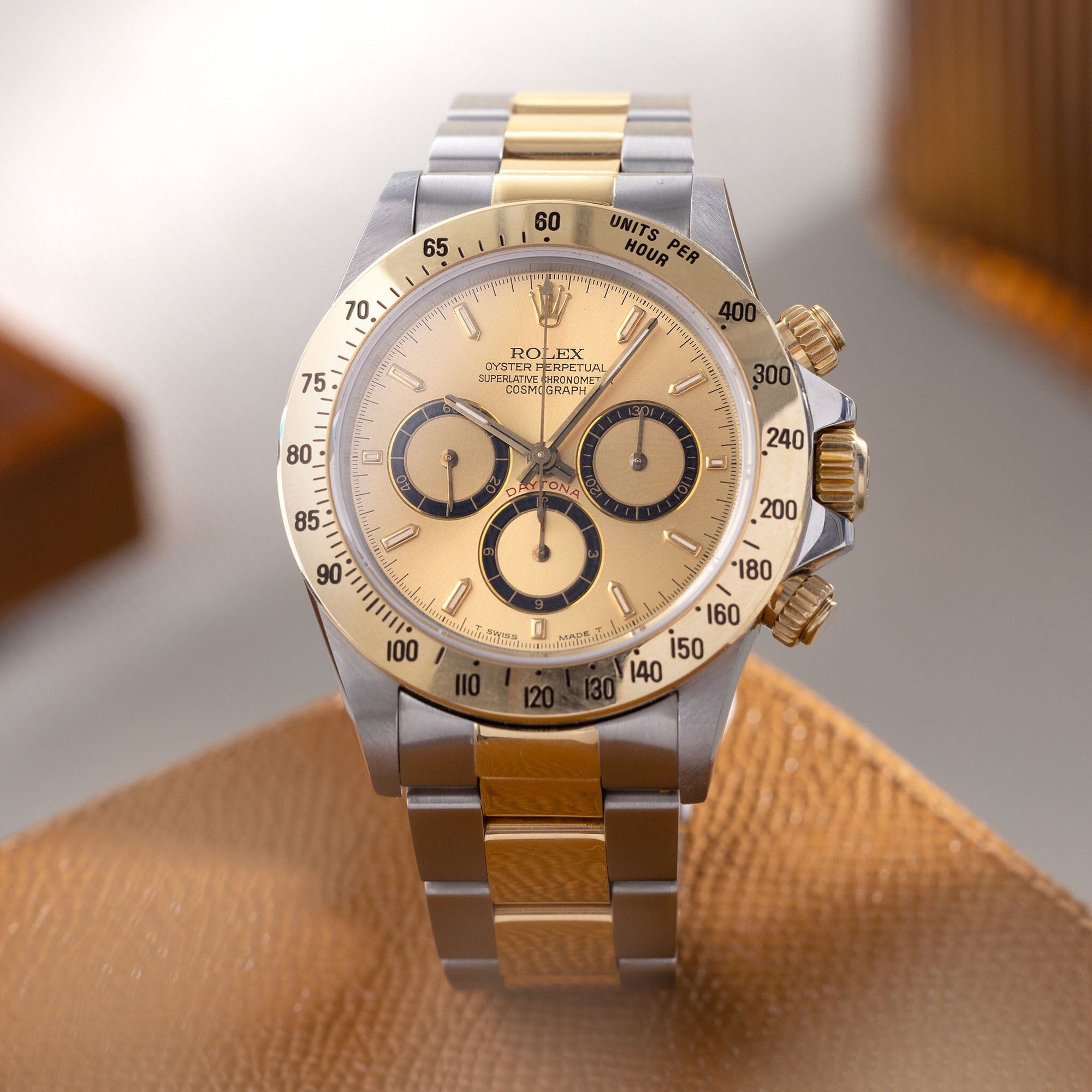 Rolex Daytona 16523 Four-Line Champagne Dial